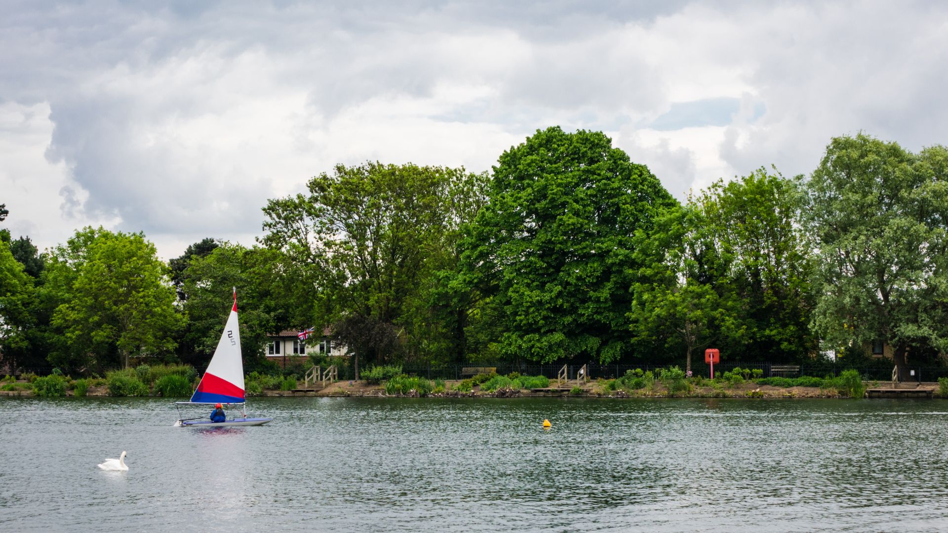 15 best London lakes (and ponds) you should visit in 2025